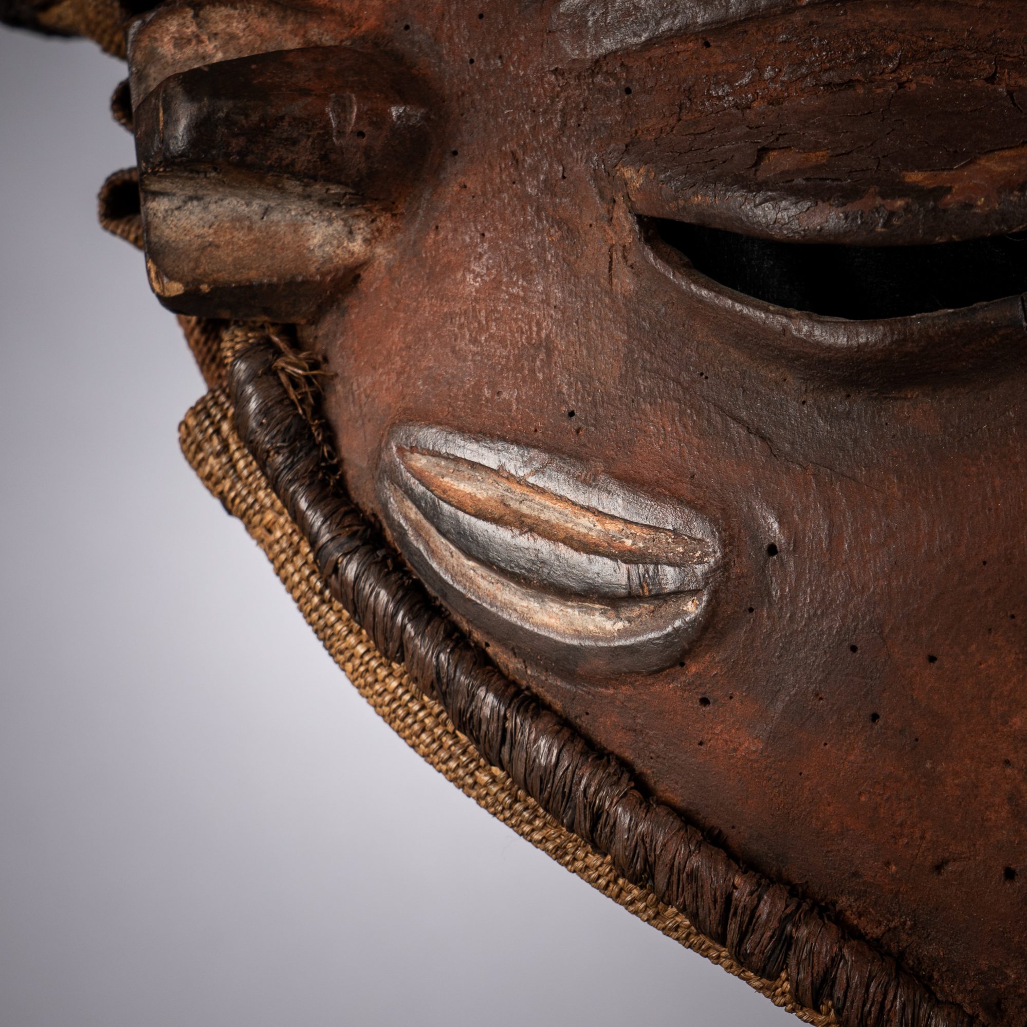 Jacaranda - Pende Mask