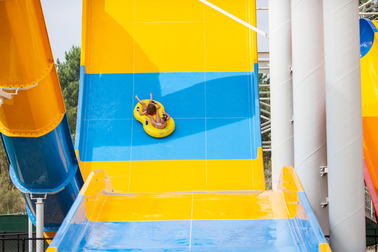 We put the new slides at Outback Splash to the test! | Perth Underground