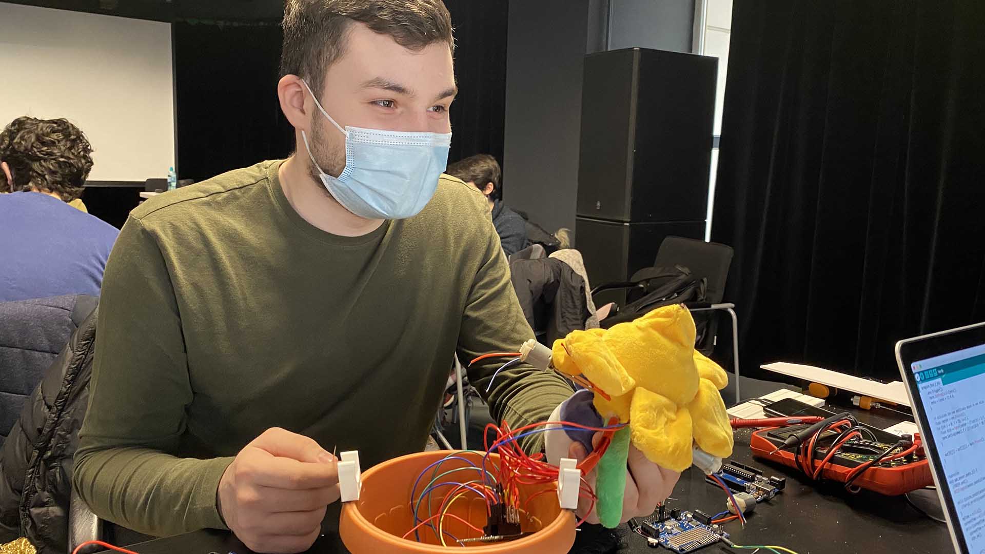 Oopsy Daisy // Synthesizer by Traian Antonovici + + Constantin Șimon // Synthux Academy