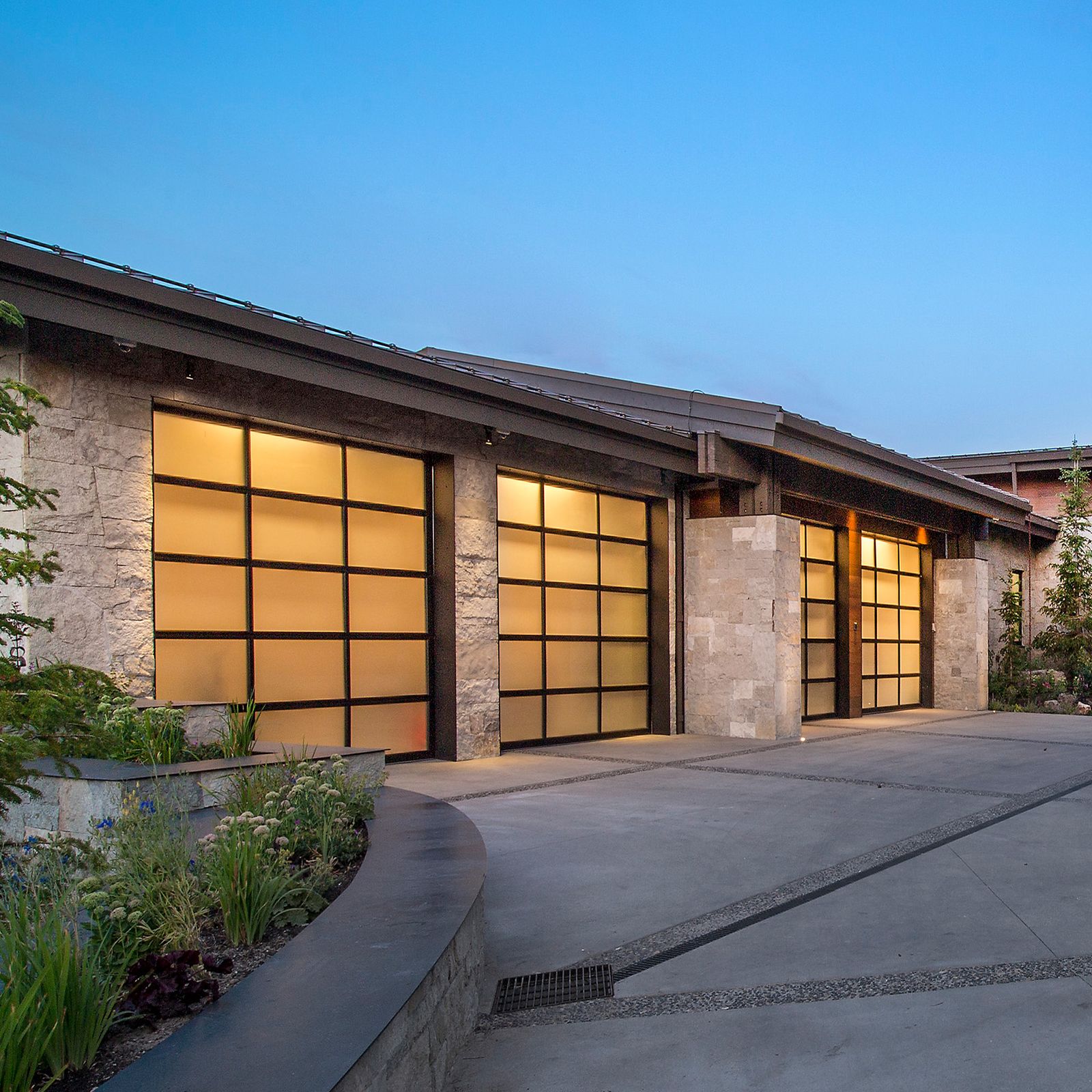Utah’s Full Service Luxury Garage Door Company | Monarch Door