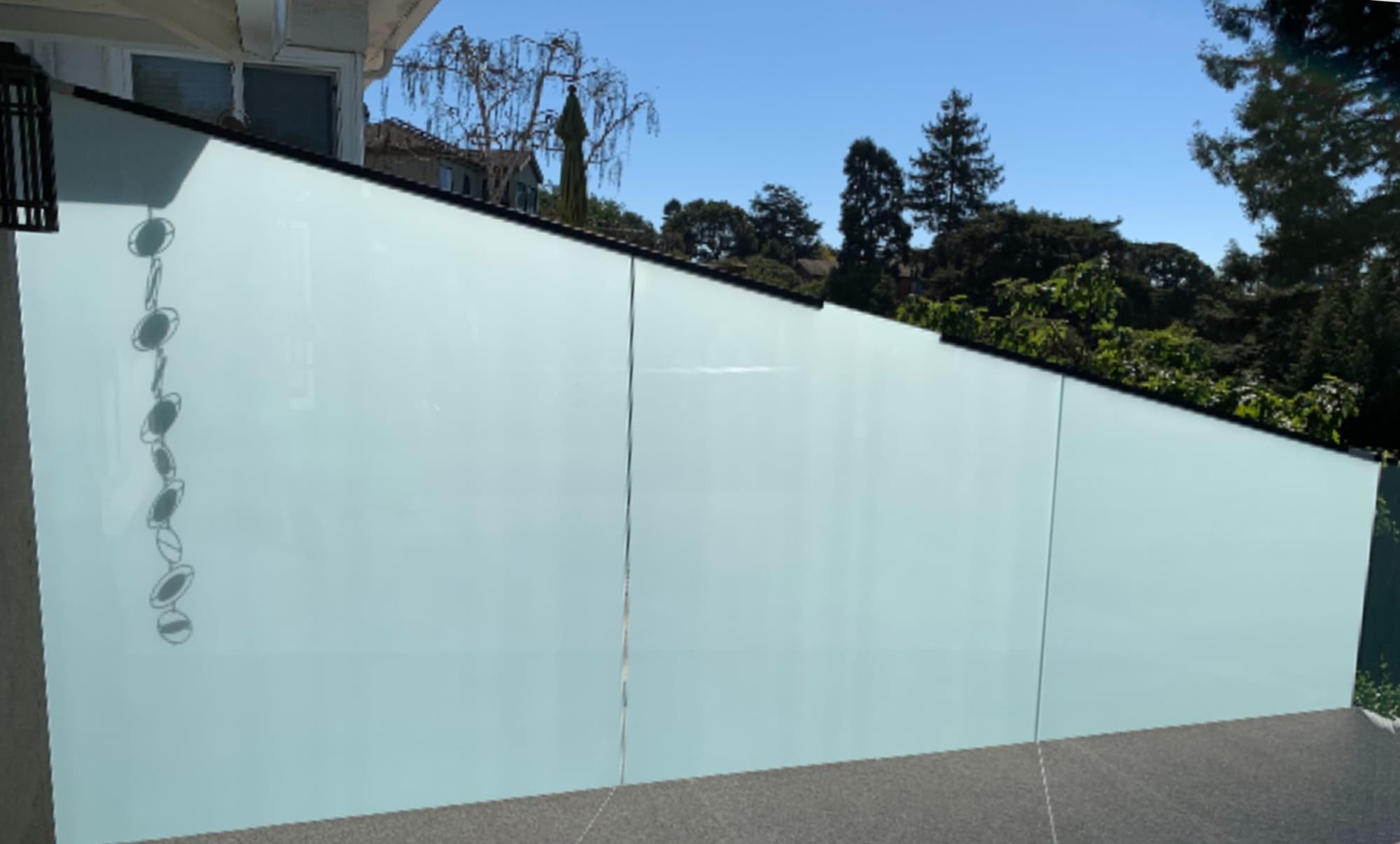 Angled Exterior Glass Privacy Screen