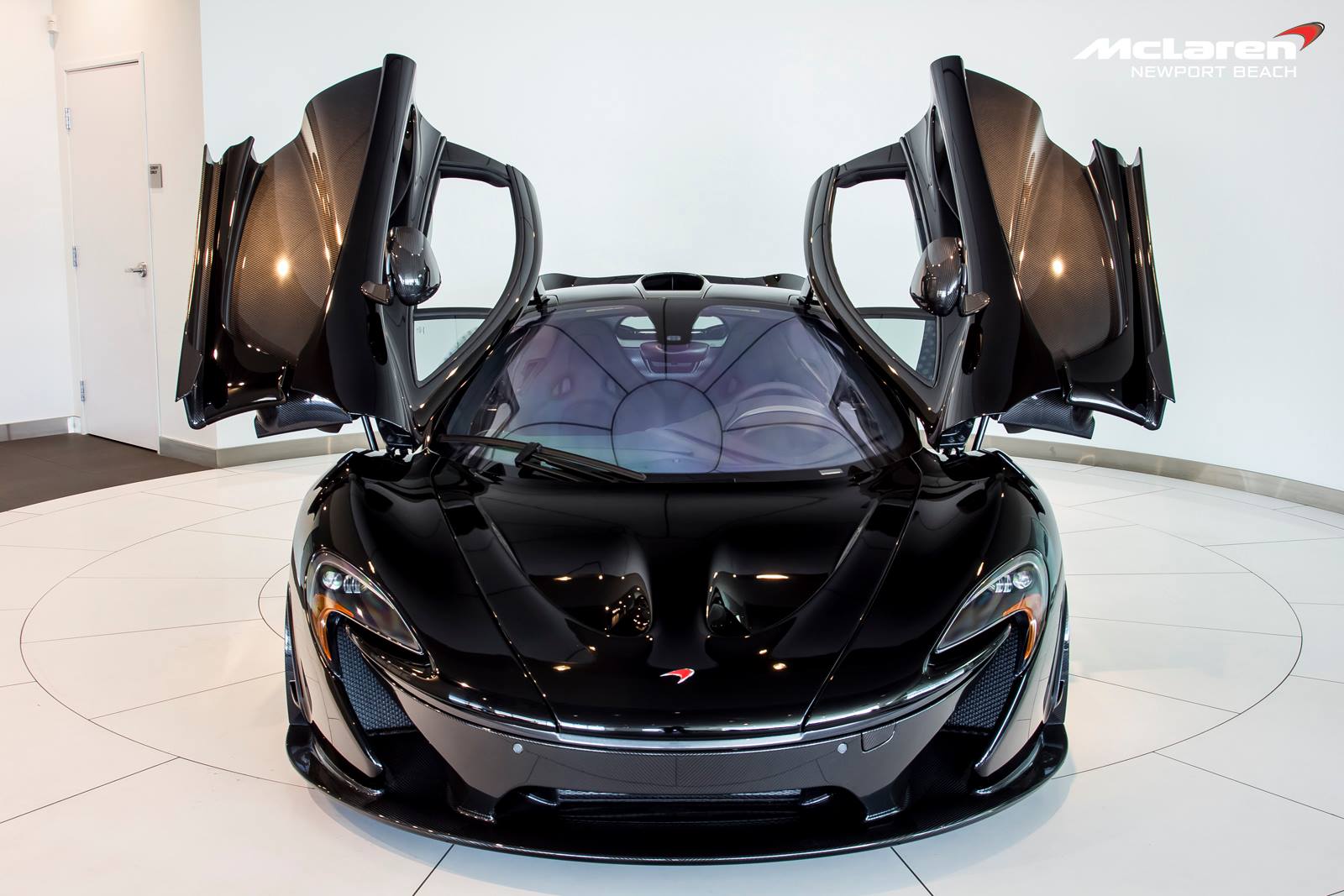 Sapphire Black | McLaren's classic black color. | Exotic Car Colors