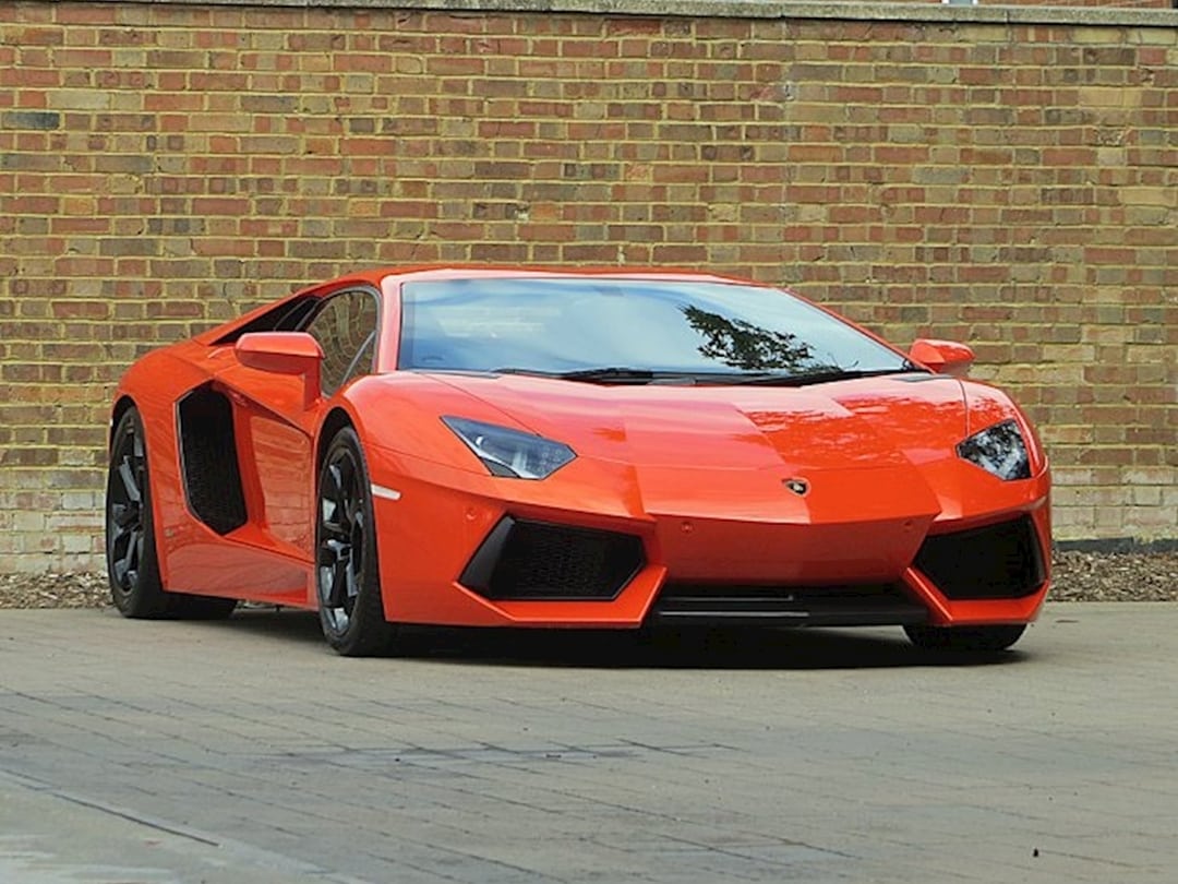 Arancio Argos | Lamborghini's Ad Personam fire red color. | Exotic Car ...