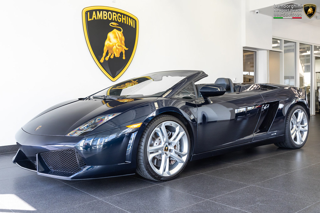 Blu Fontus | Lamborghini's Ad Personam dark blue color. | Exotic Car Colors