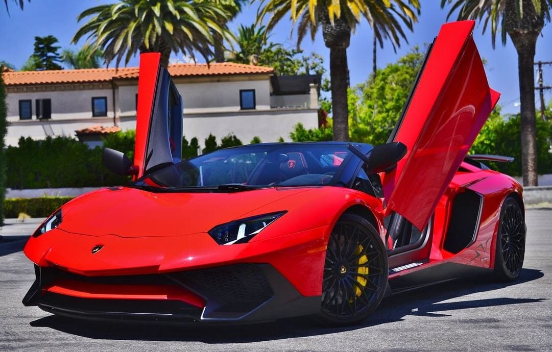 Rosso Mars | Lamborghini's shiny red color. | Exotic Car Colors