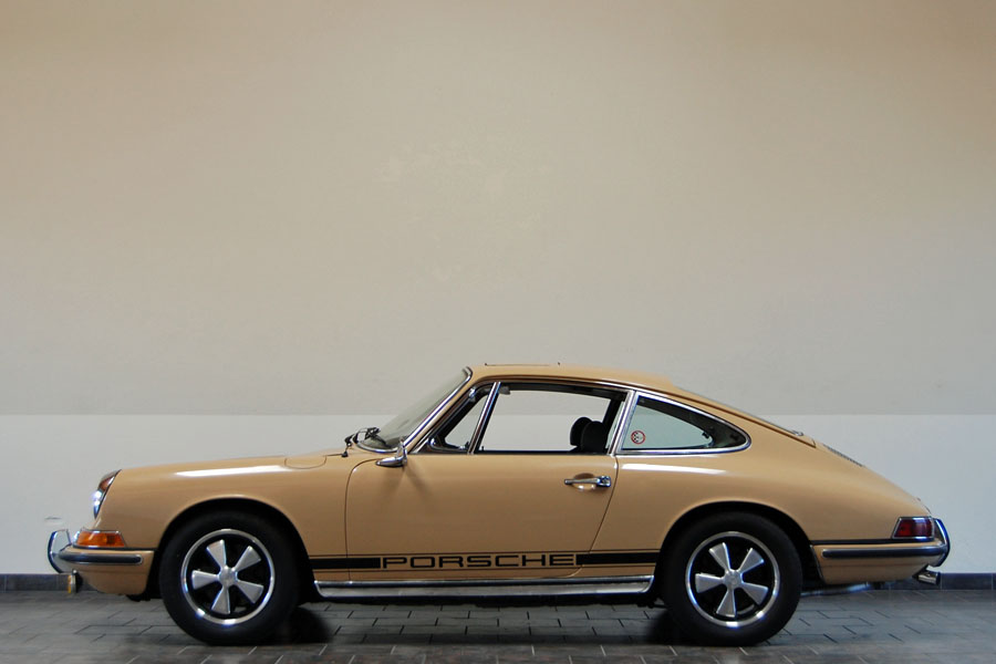 Sand Beige | Porsche's flat beige color. | Exotic Car Colors