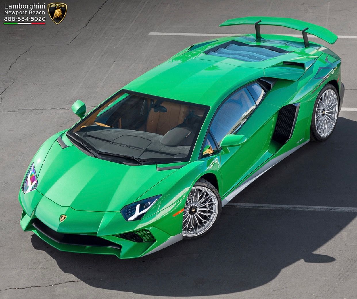 Verde Citrea | Lamborghini's pearl green color. | Exotic Car Colors