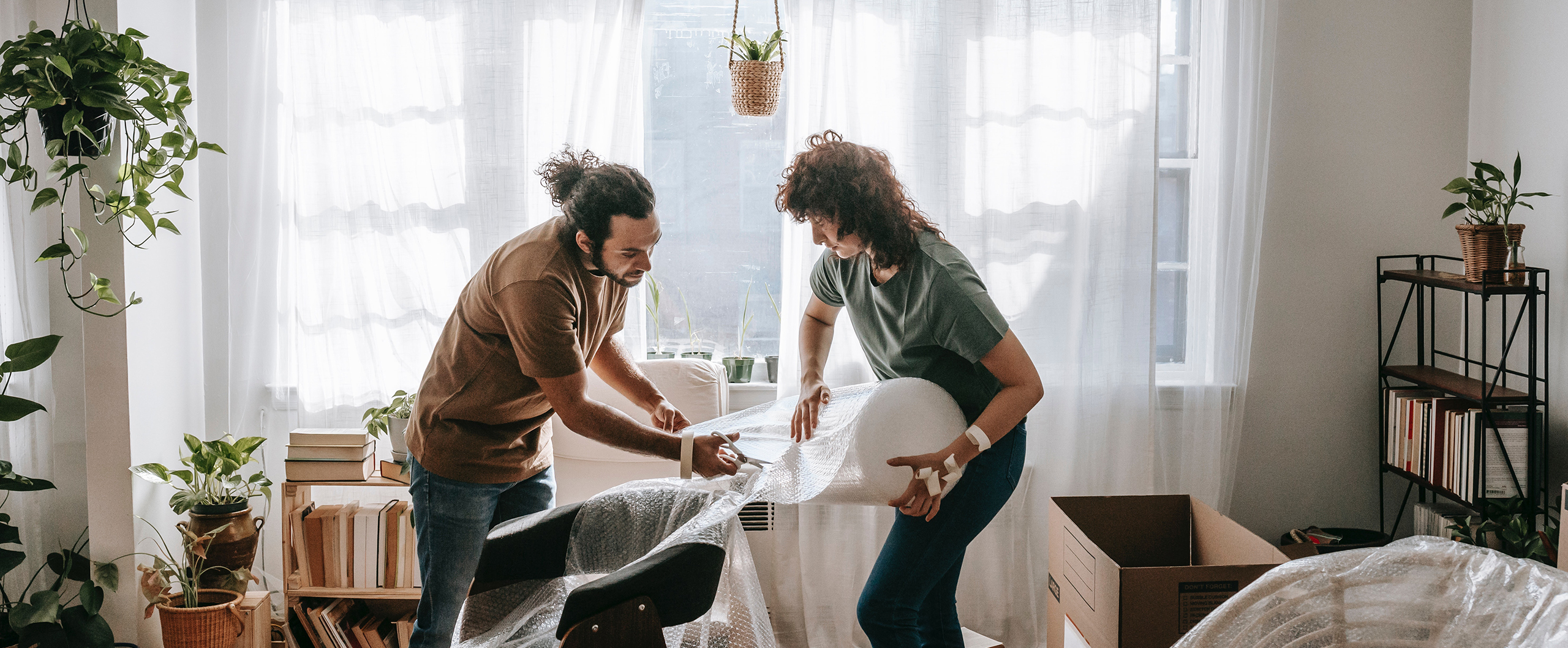 Living with Roommates. Useful Keys to Communication.