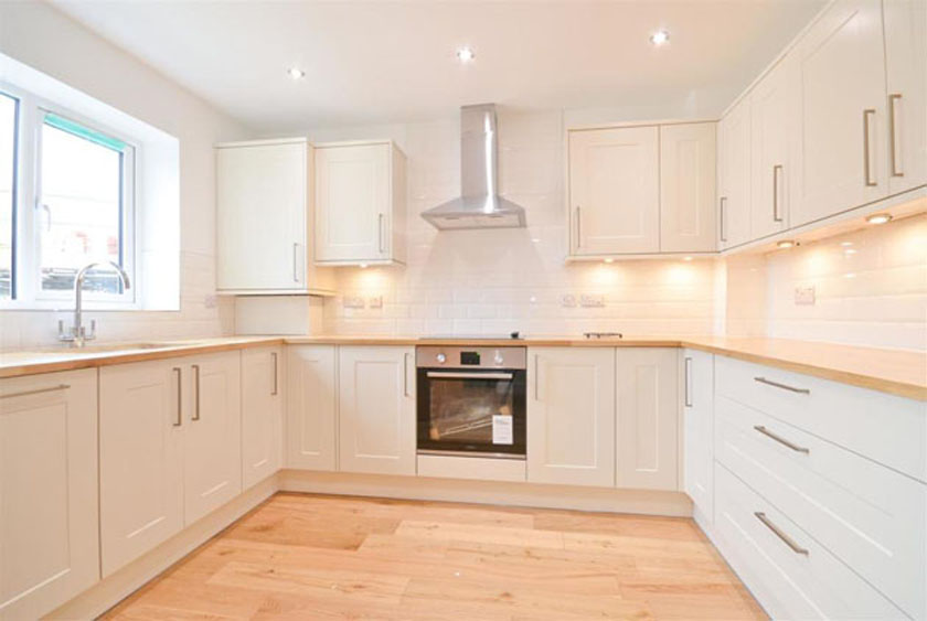 Alvington manor page