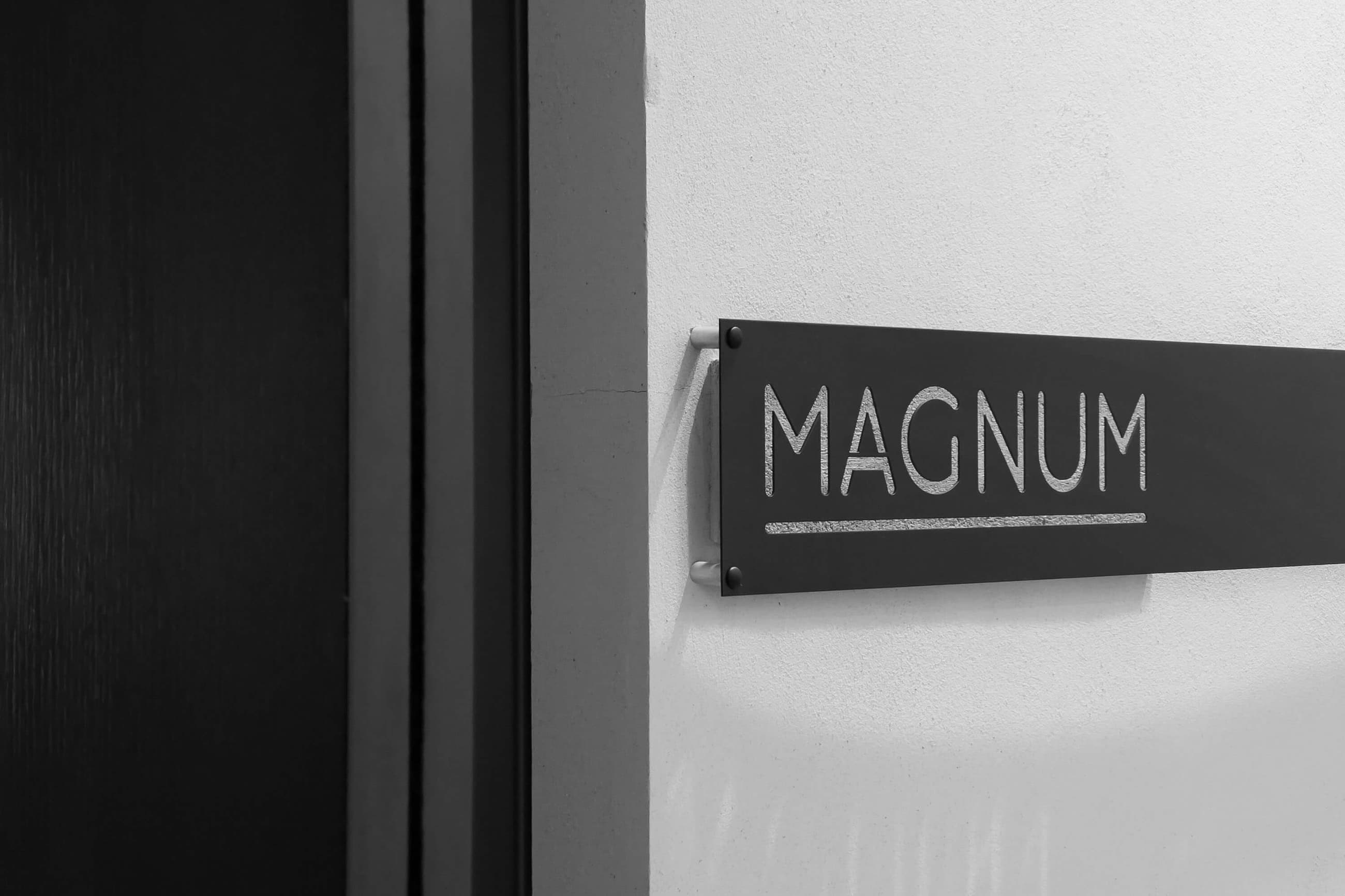Magnum – About