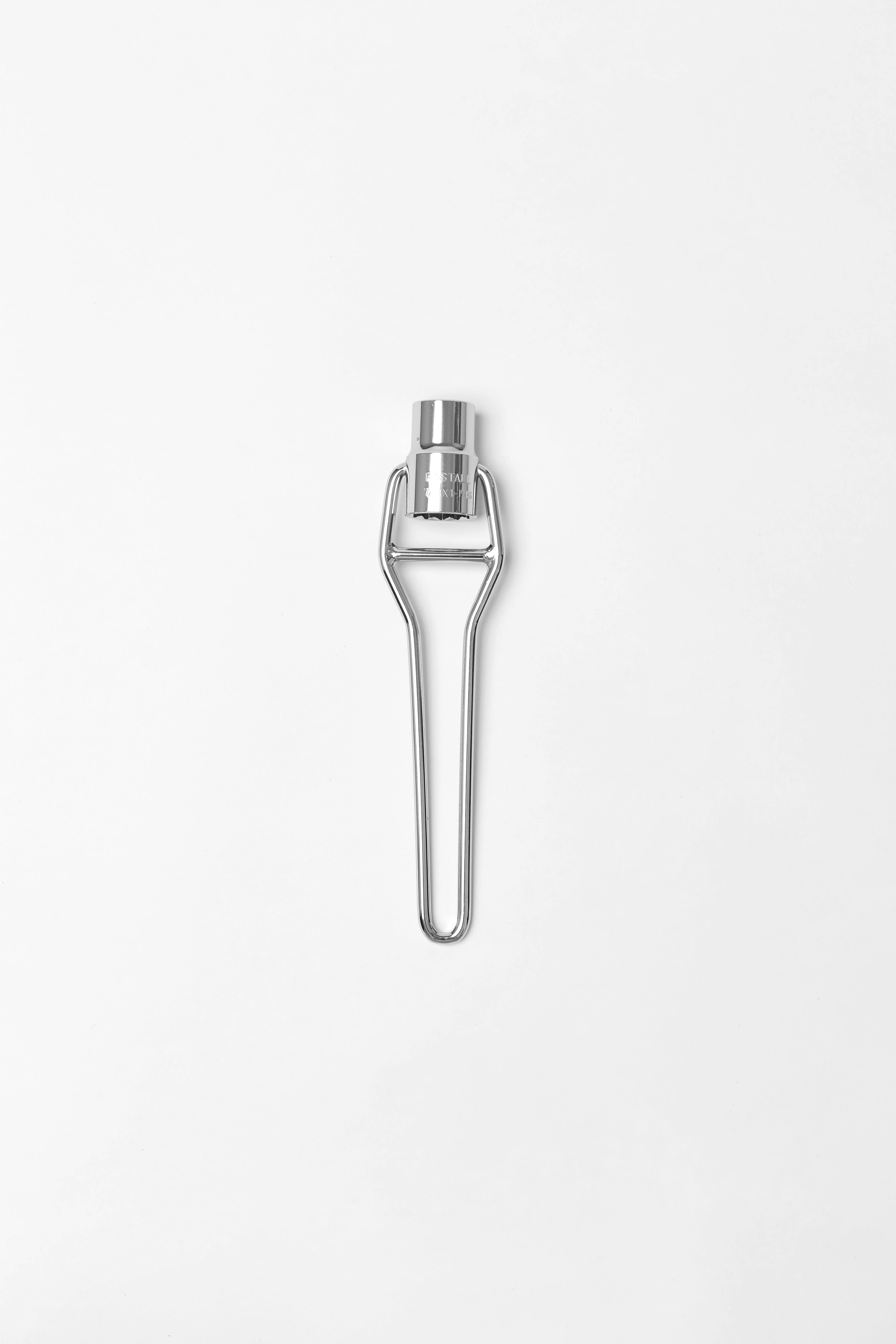 Dog Swivel Wrench 2 - Block Store