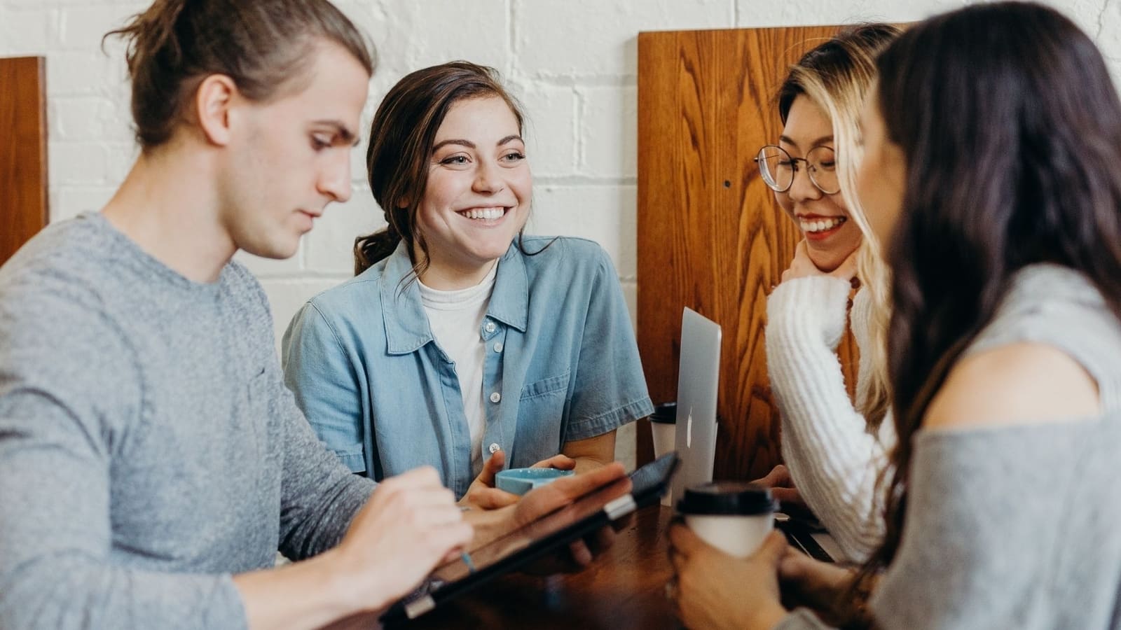 How To Start a Social Club: The Ultimate Guide