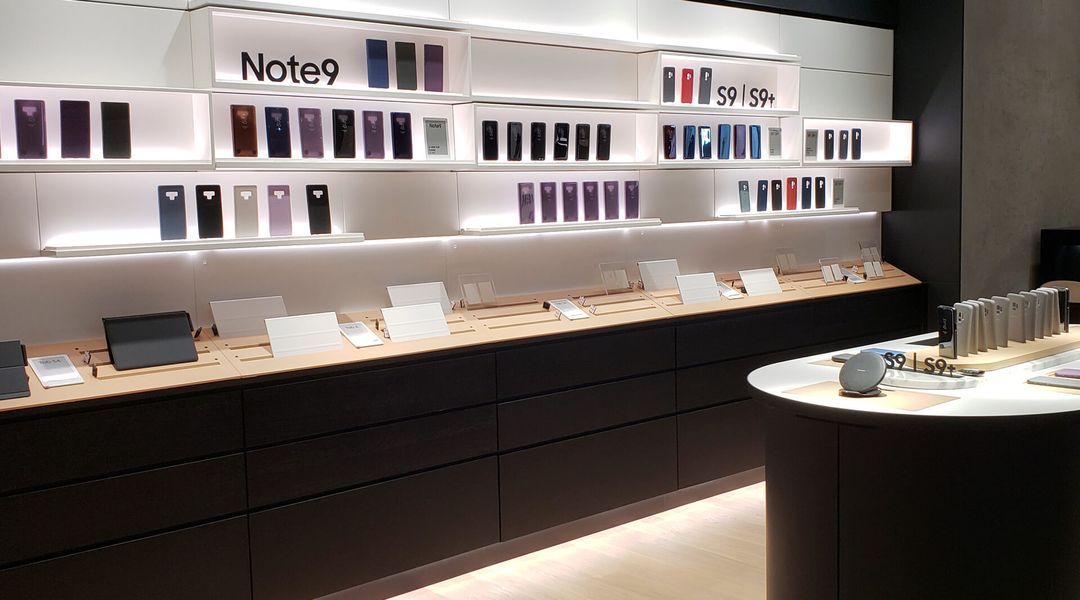 Triad brings the Samsung retail concept to life. - Triad MFG