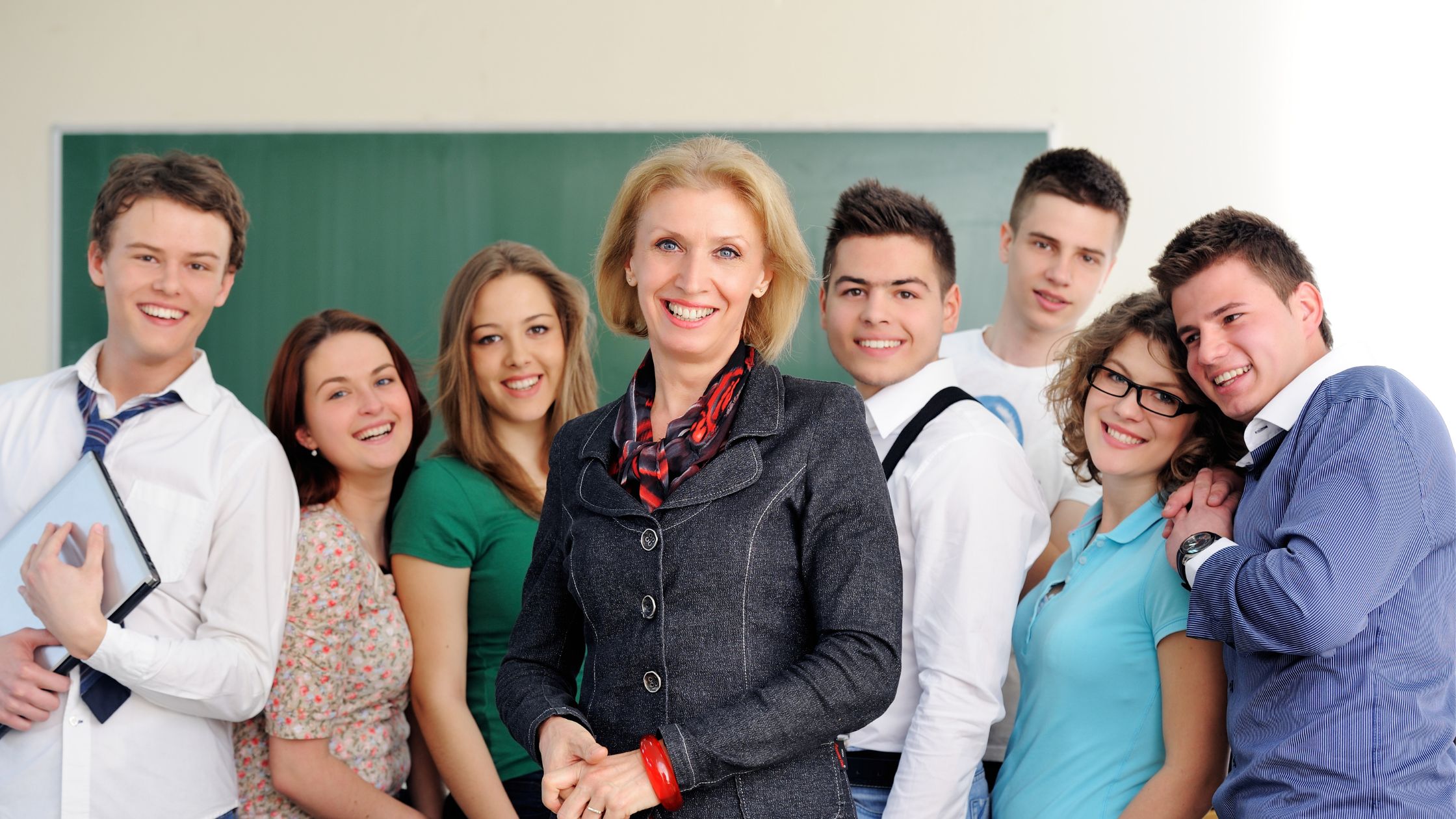 10 practical Kindness Day activities that help improve wellbeing in ...