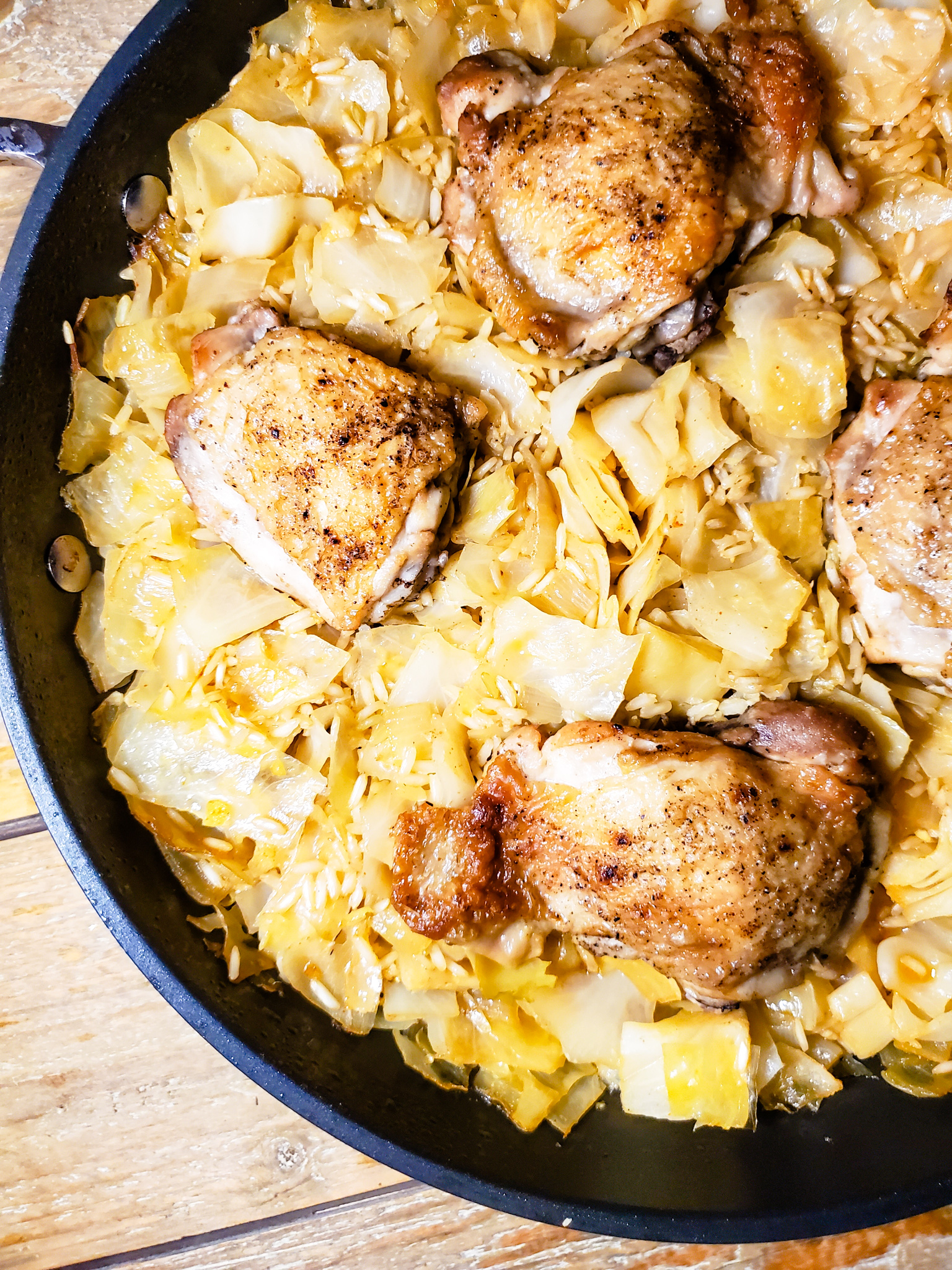 Simple Cabbage and Chicken Thigh Skillet
