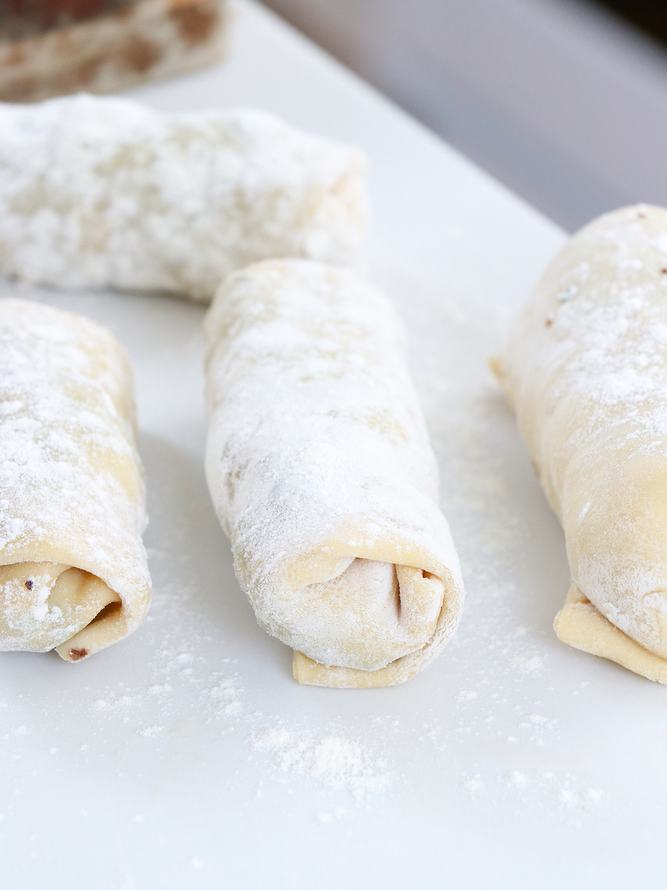 Ginger Cranberry & Walnut Crispy Beef Rolls - BRIGHT MOMENT CO.