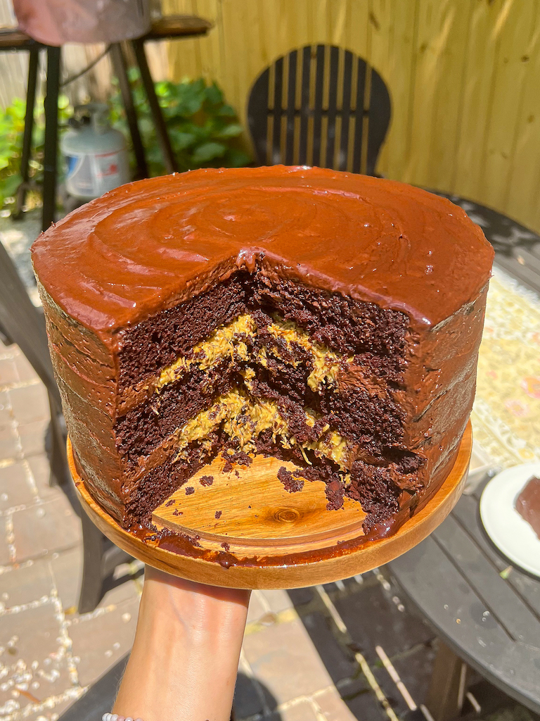 Pistachio Chocolate Cake (Dubai Chocolate Bar Cake) - BRIGHT MOMENT CO.