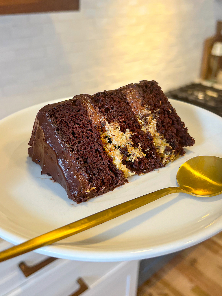 Pistachio Chocolate Cake (Dubai Chocolate Bar Cake) - BRIGHT MOMENT CO.