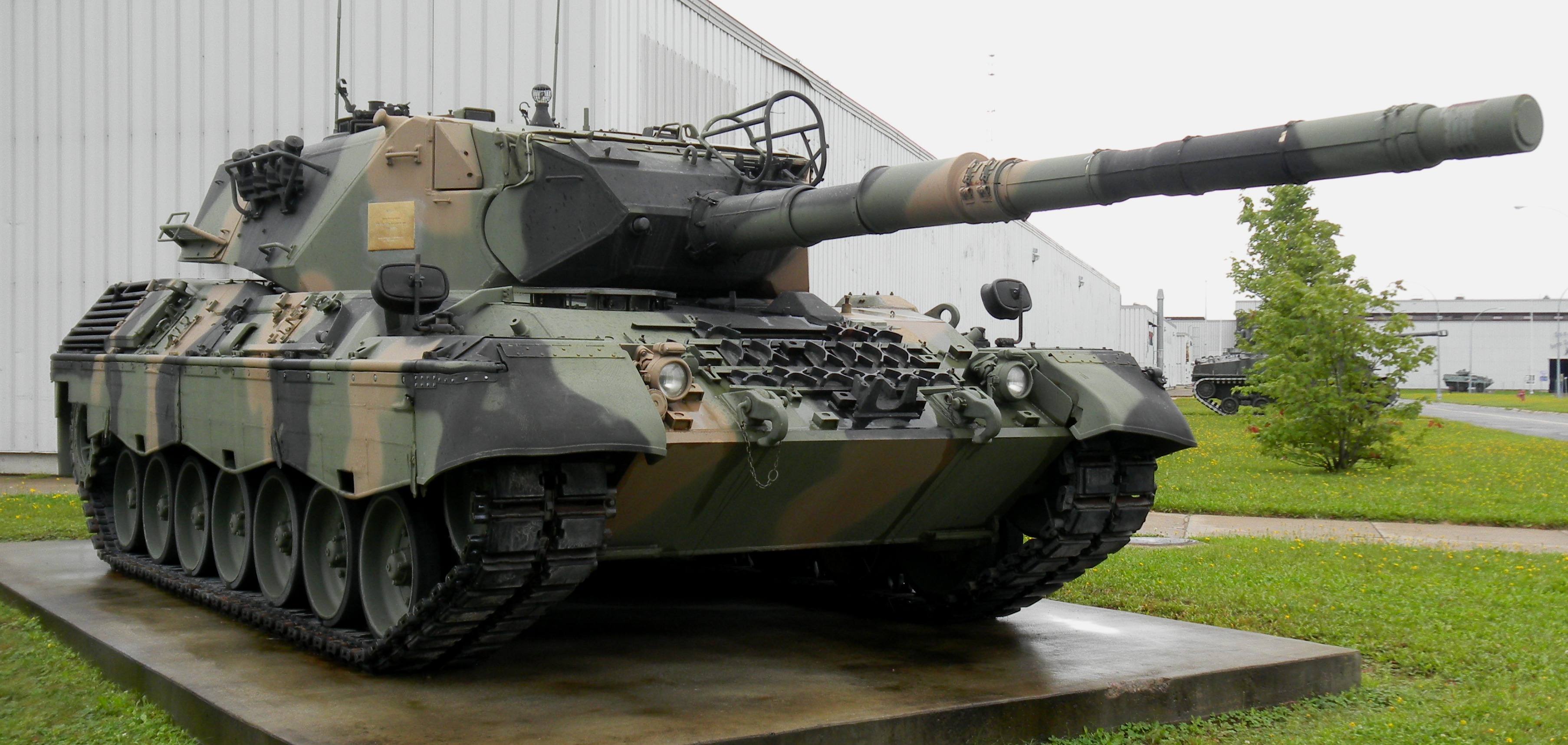 Armour in Canada (6) Québec, 2 CDSB Valcartier - Chars et véhicules ...