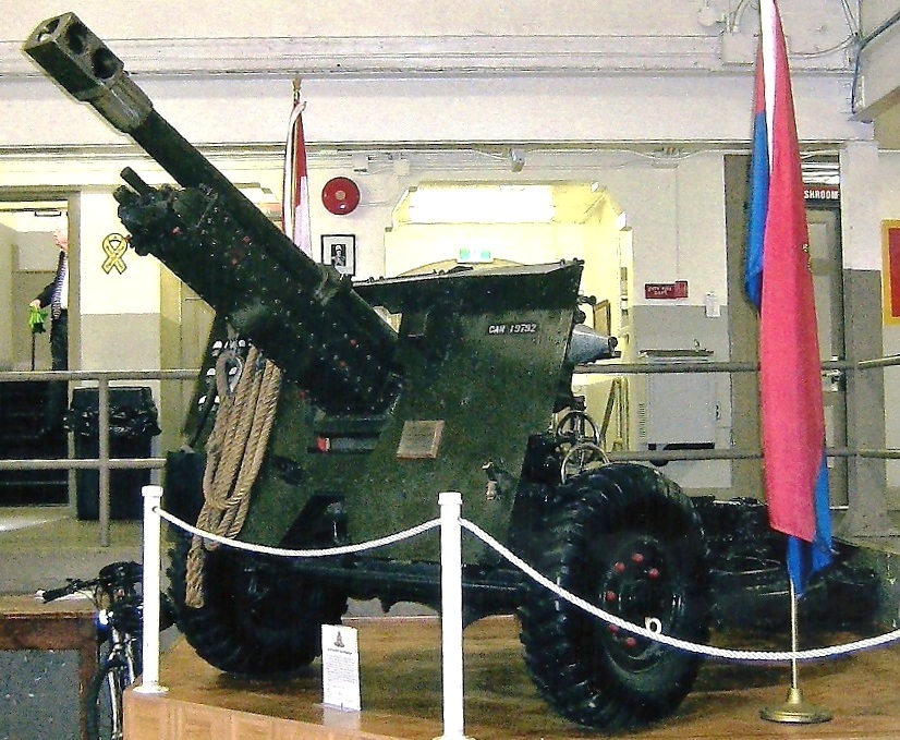 Artillery in Canada (1) British Columbia: Vancouver, HMCS Discovery ...