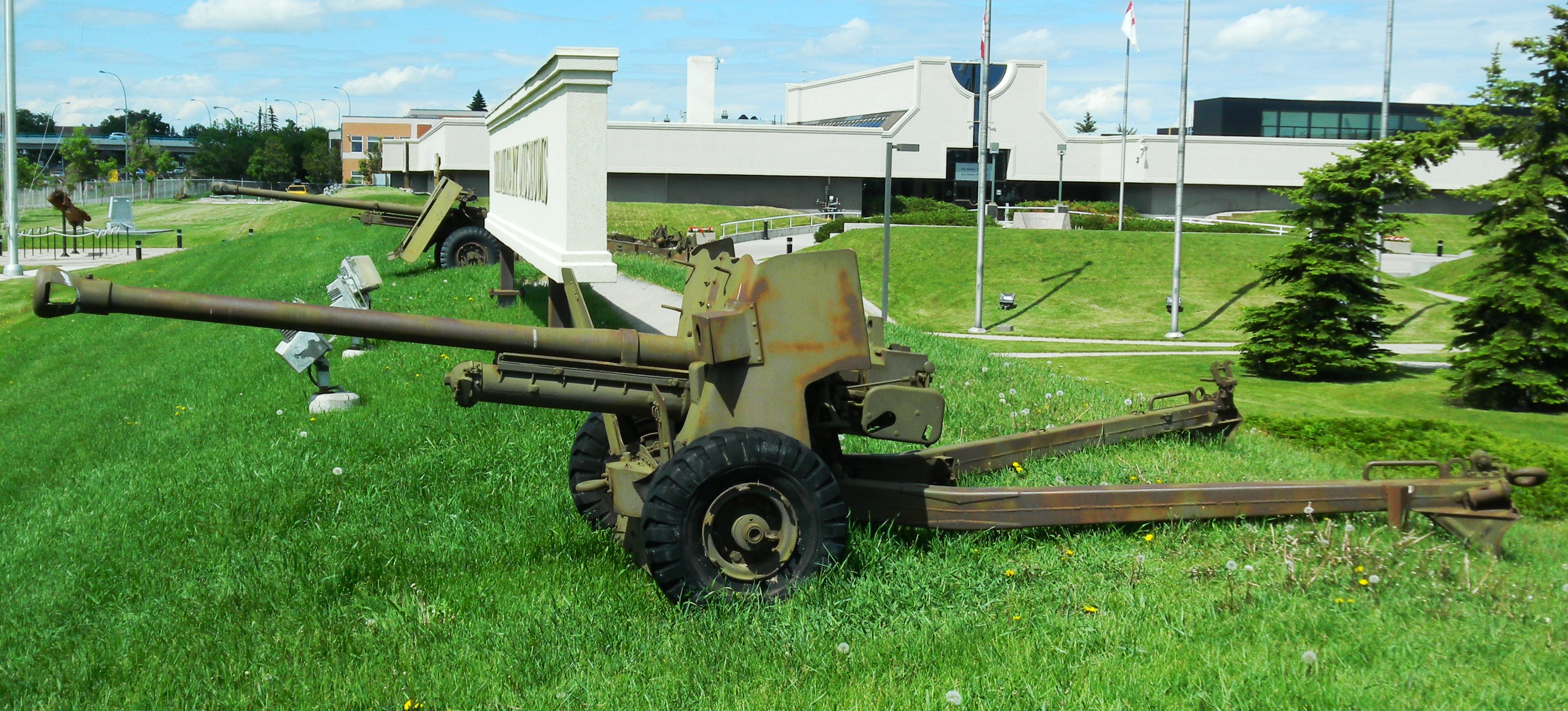 Artillery in Canada (2) Alberta: Calgary, Naval Museum of Alberta, HMCS ...