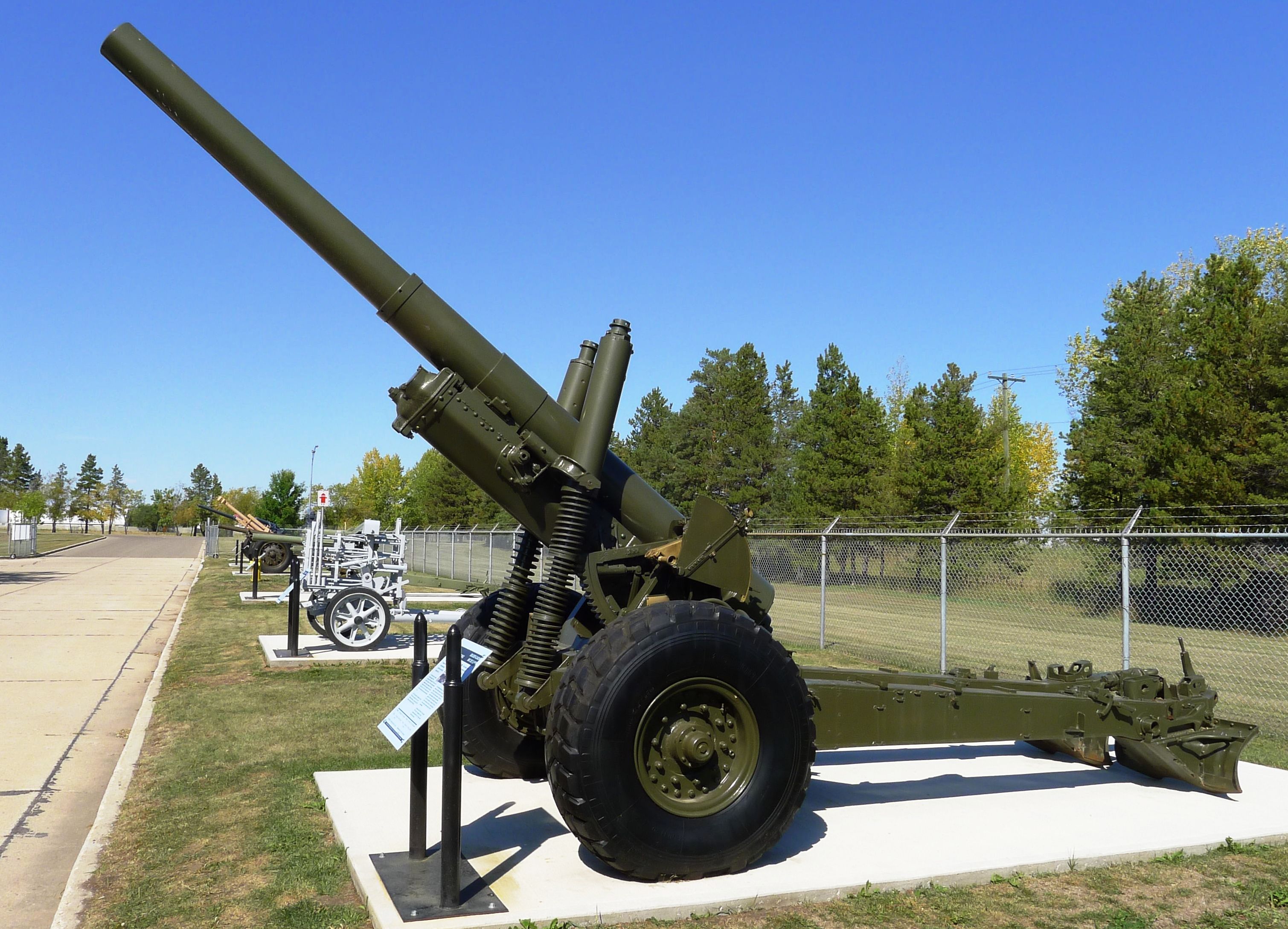 Artillery in Canada (4) Manitoba: CFB Shilo, Royal Regiment of Canadian ...