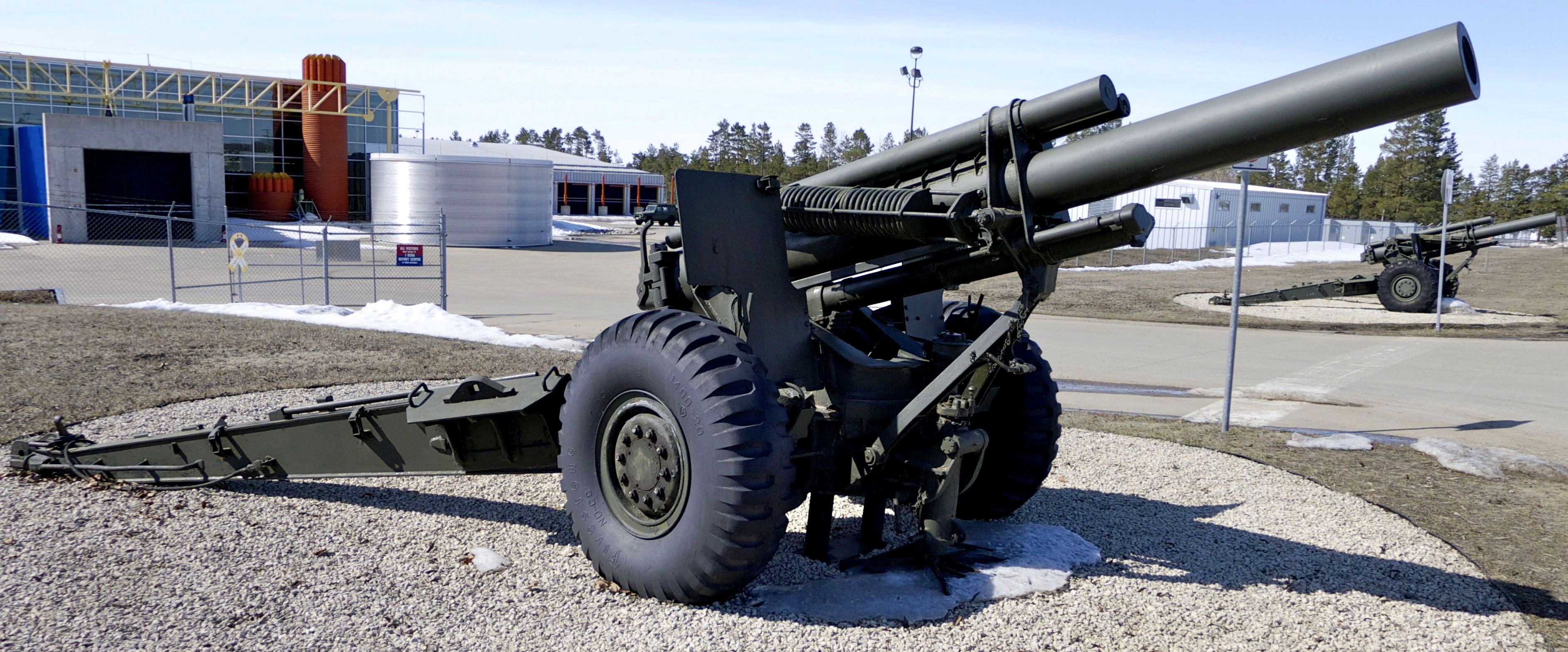 Artillery in Canada (4) Manitoba: CFB Shilo, Royal Regiment of Canadian ...