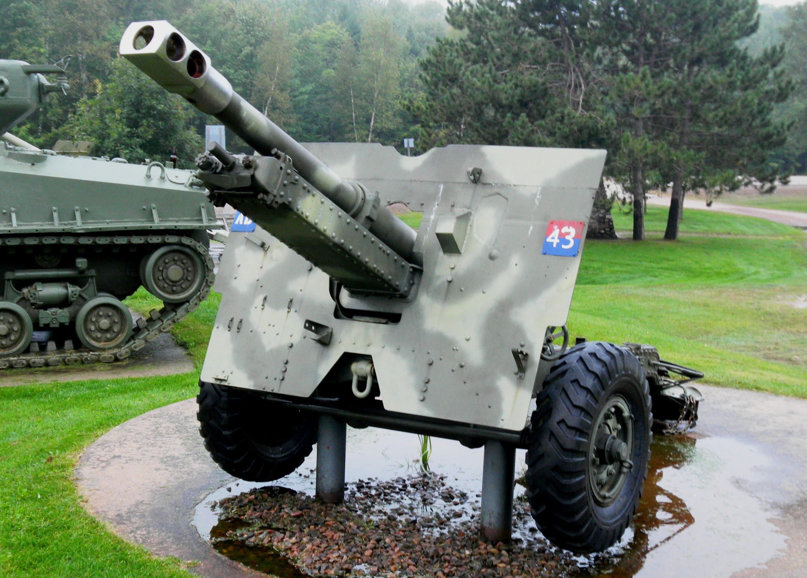 Artillery in Canada (5) Ontario: 4 Canadian Division Support Base (4 ...