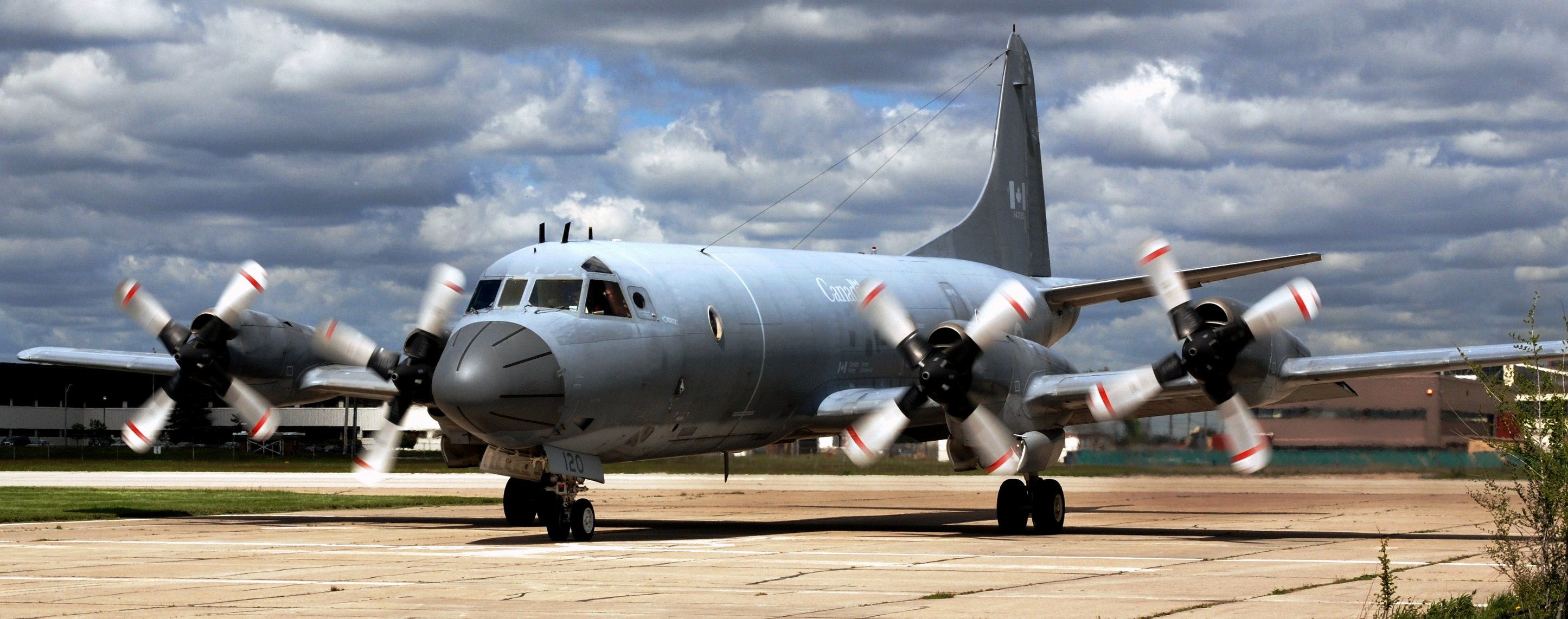 Canadian Warplanes (1) British Columbia, CFB Comox Air Force Museum