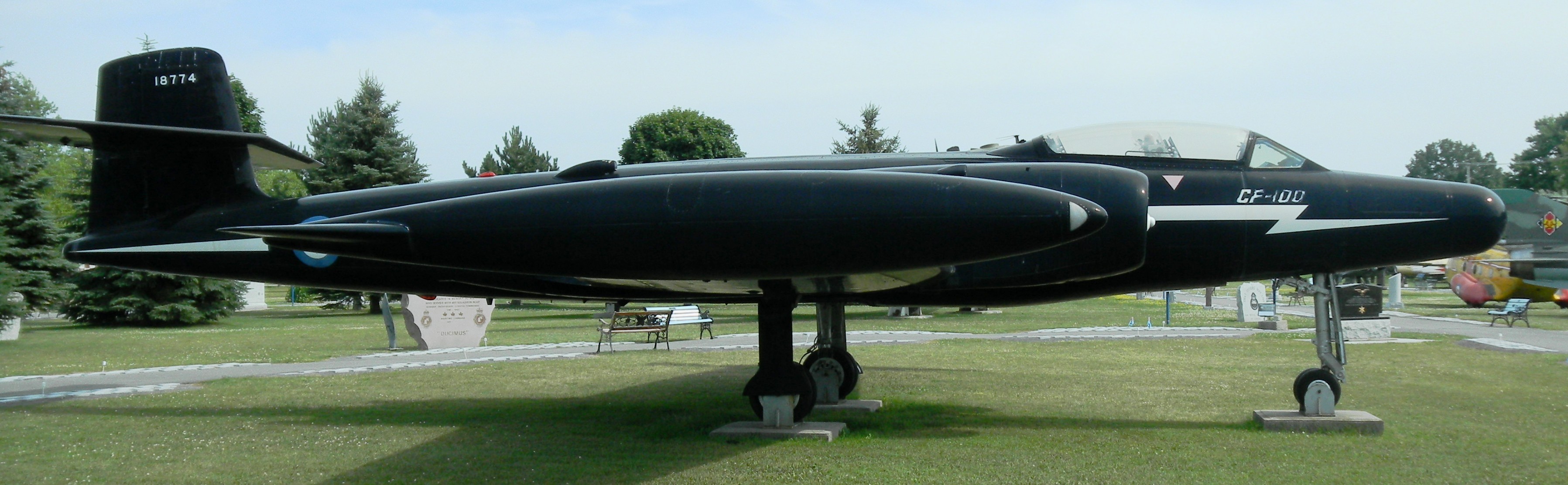 Canadian Warplanes (5) Ontario, CFB Trenton, National Air Force Museum ...