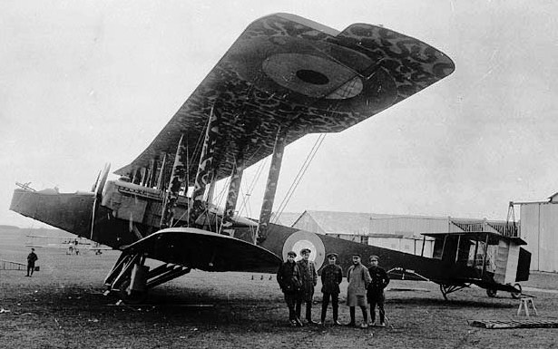 Canadian Warplanes 1: Handley Page 0/100, 0/400, and V-1500 biplane bombers