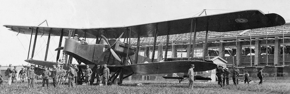 Canadian Warplanes 1: Handley Page 0/100, 0/400, and V-1500 biplane bombers