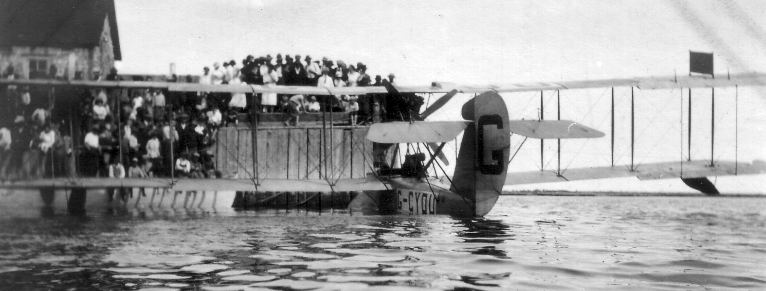 Canadian Warplanes 2: Curtiss HS-2L biplane