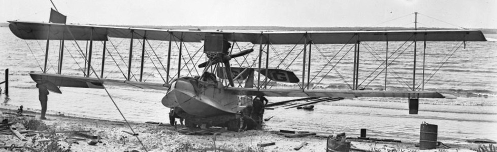 Canadian Warplanes 2: Curtiss HS-2L biplane