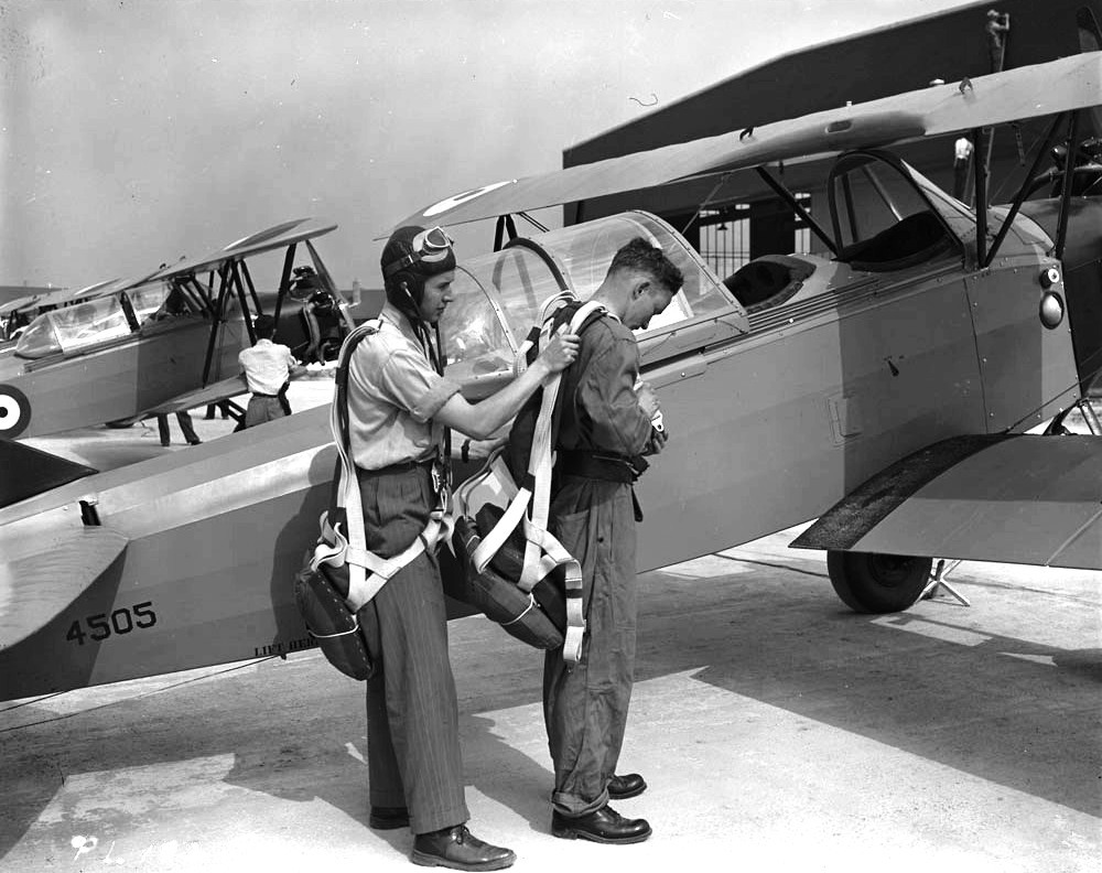 Canadian Warplanes 2: Fleet Fawn and Fleet Finch trainers