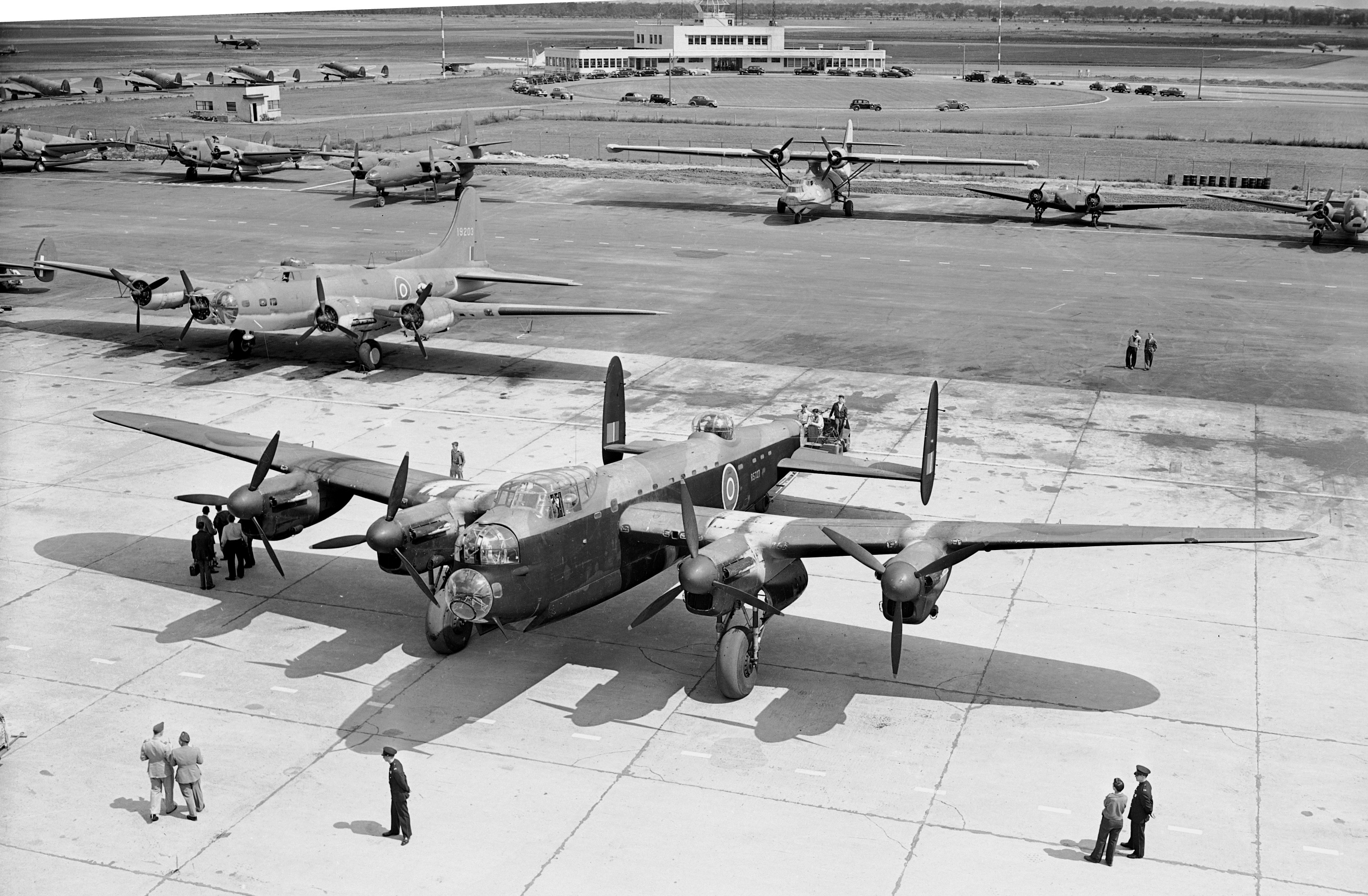 Canadian Warplanes 3: Avro Lancaster, RCAF, 1942-1945