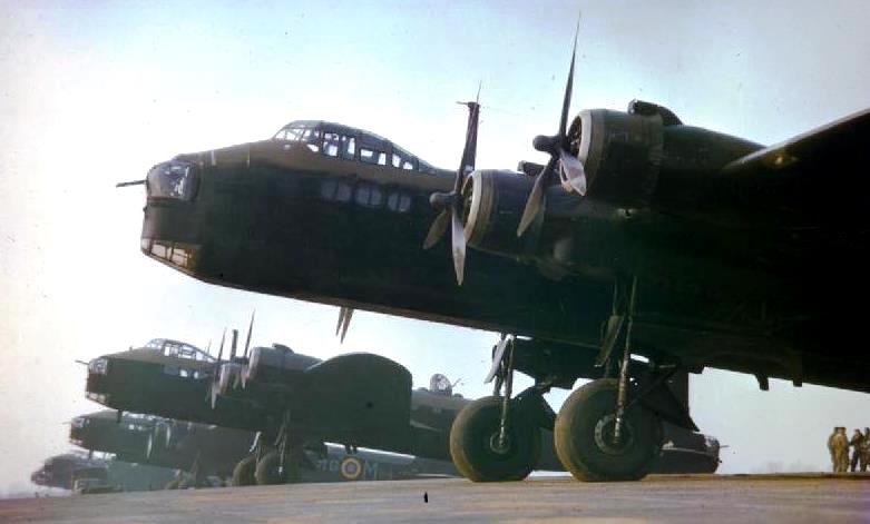Canadian Warplanes 3: Short Stirling