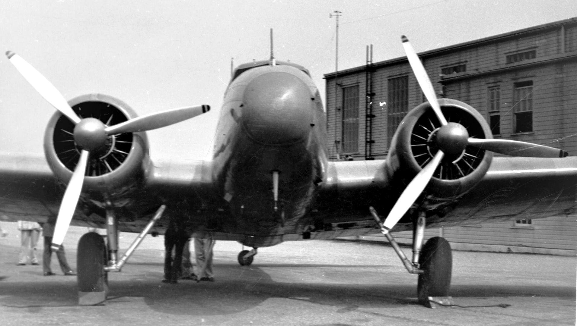 Canadian Warplanes 4: Boeing 247D