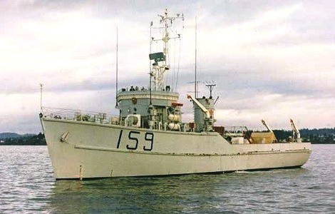 Royal Canadian Navy Minesweepers (Bay Class), (YMS-1 Class), YBZ-61 ...
