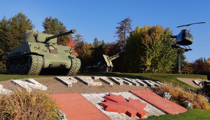 Artillery in Canada (5) Ontario: 4 Canadian Division Support Base (4 ...