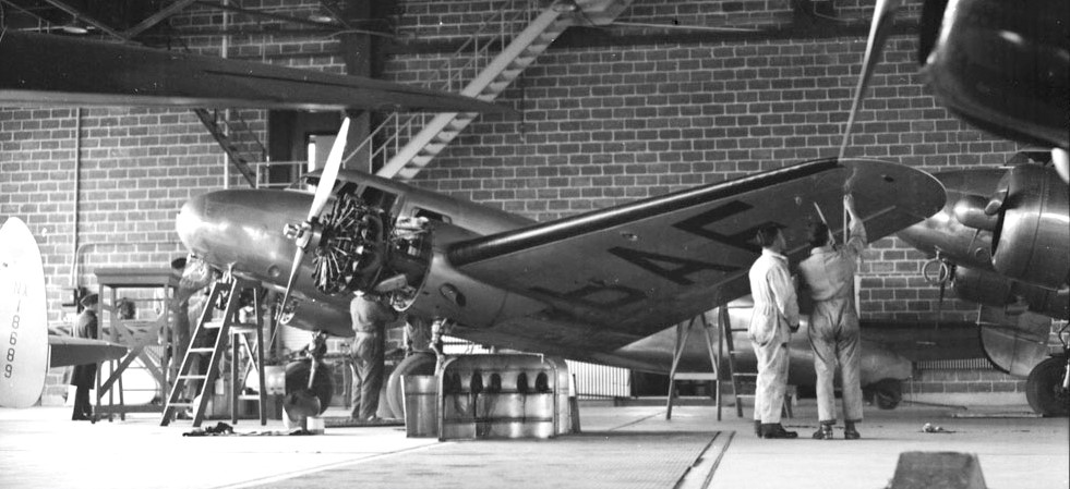 Canadian Warplanes 4: Lockheed Electra 10A, Lockheed L-10 Electra ...