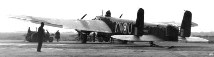 Canadian Warplanes 4: Armstrong Whitworth AW.38 Whitley