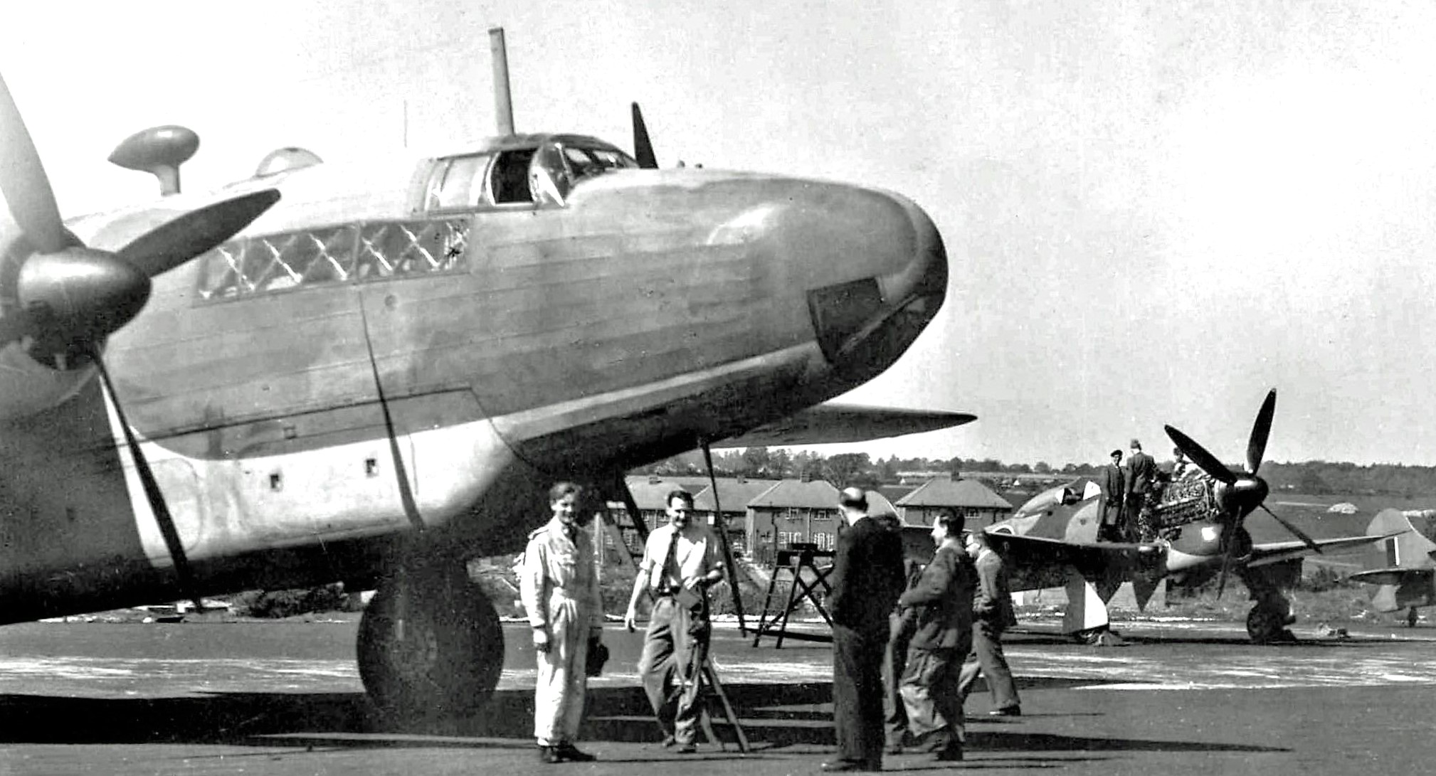 Canadian Warplanes 4: Vickers Warwick
