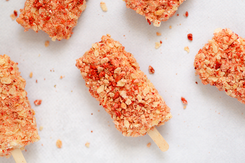 Strawberry shortcake popsicles