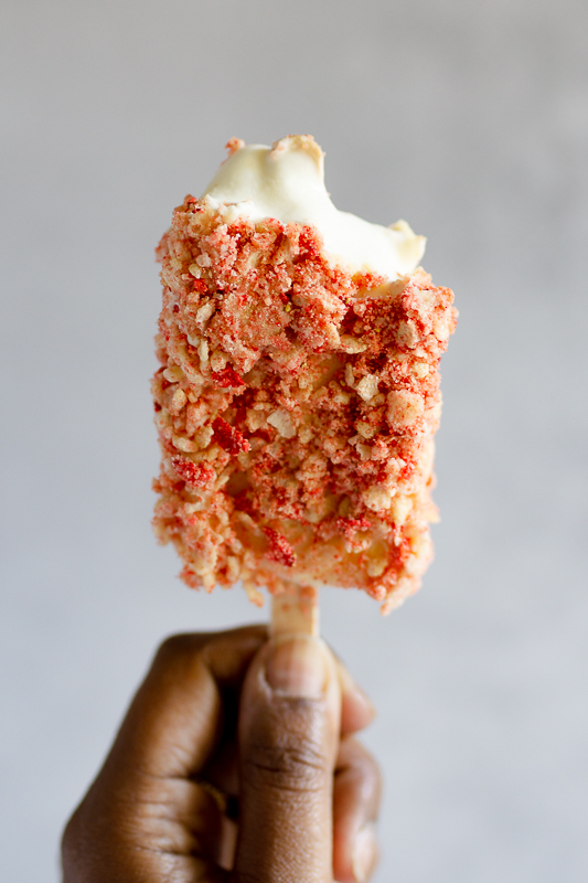Strawberry shortcake popsicles