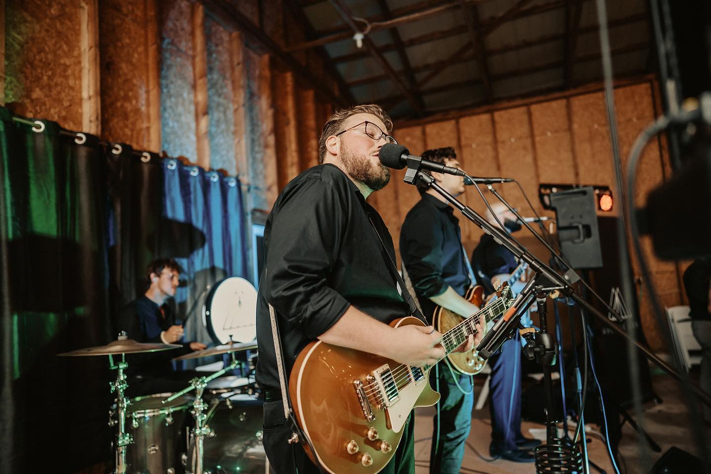 Avenue Inn - Niagara's Premier Event Band