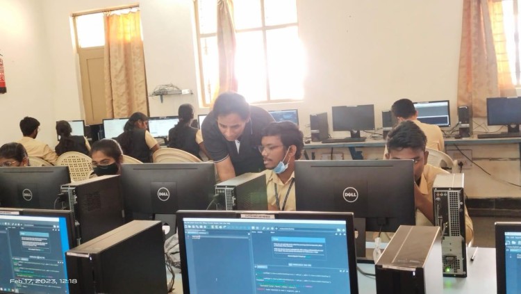 Experiential learning online platform for IT programming aspirants