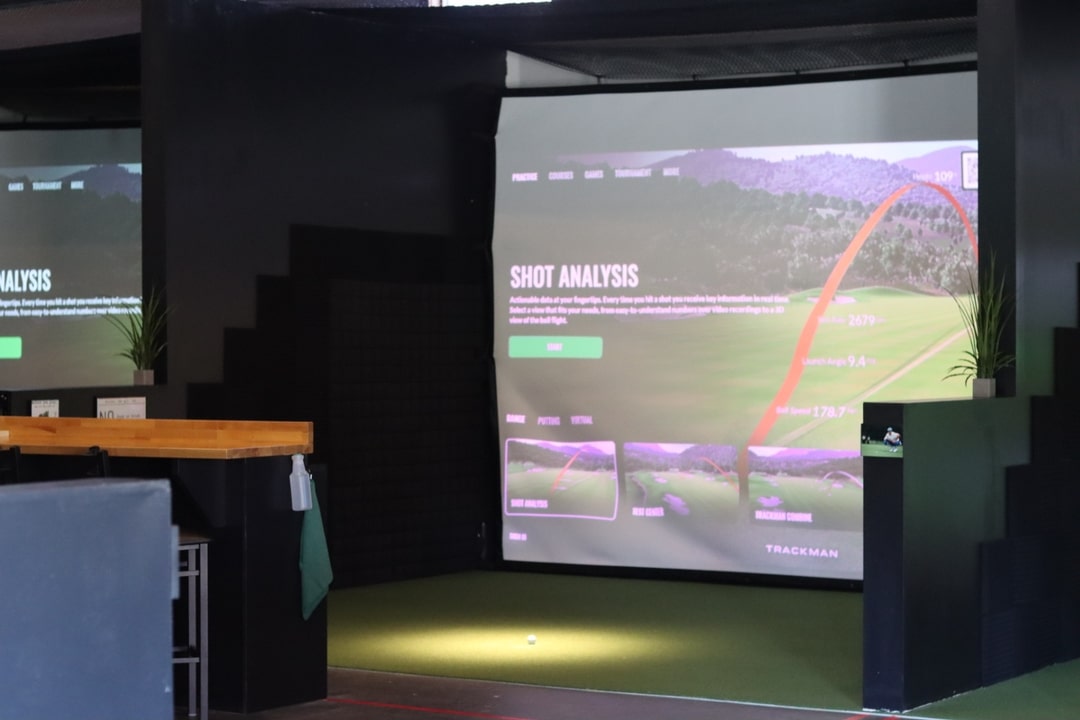 Albatross Golf Sim and Bar