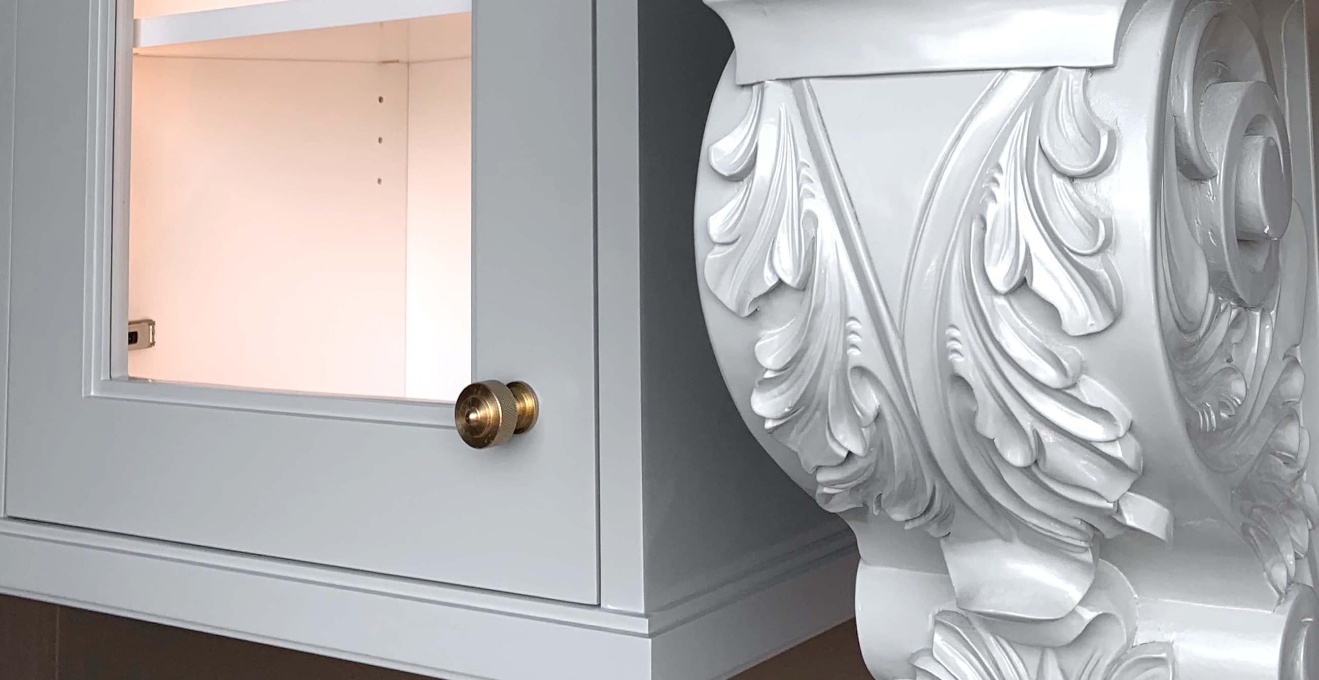 Metal Trim Kitchens | WL Kitchen & Home