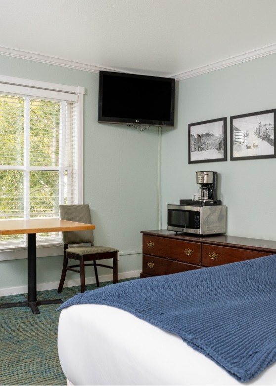 Victorian Inn | Signature Queen